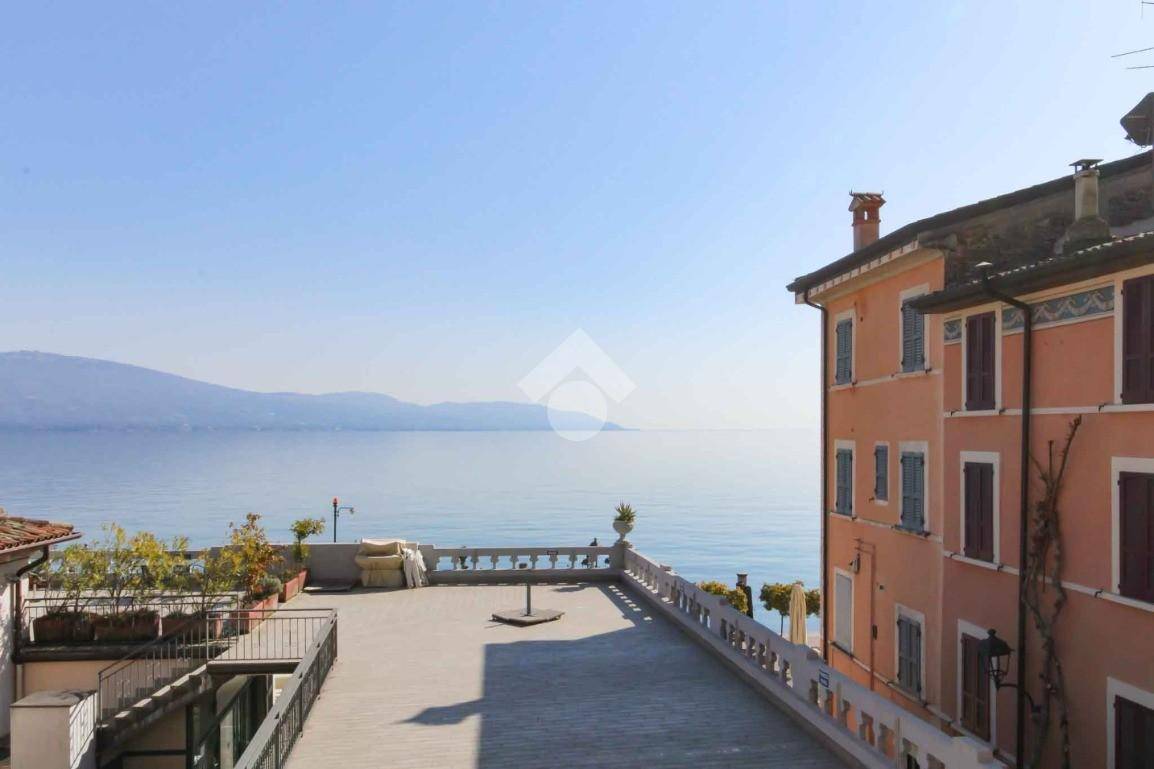 Quadrilocale via 24 Maggio, Centro, Gargnano