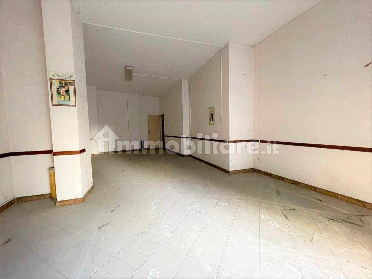 Locale commerciale in Vendita