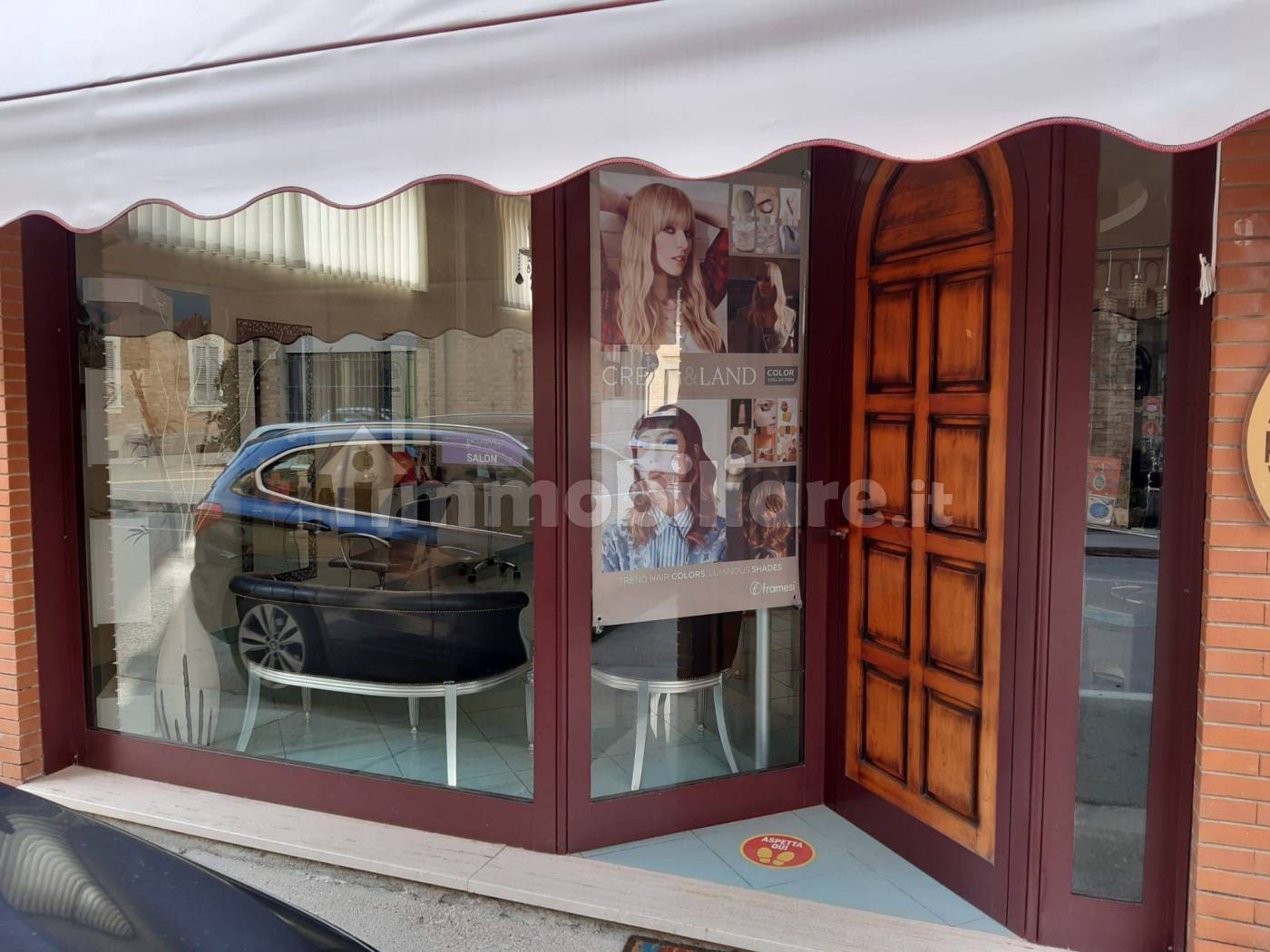 Locale commerciale in Vendita