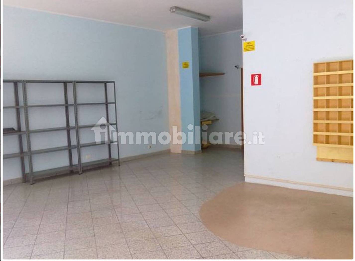 Locale commerciale in Vendita