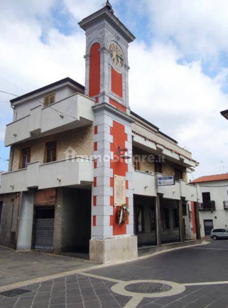 Locale commerciale in Vendita