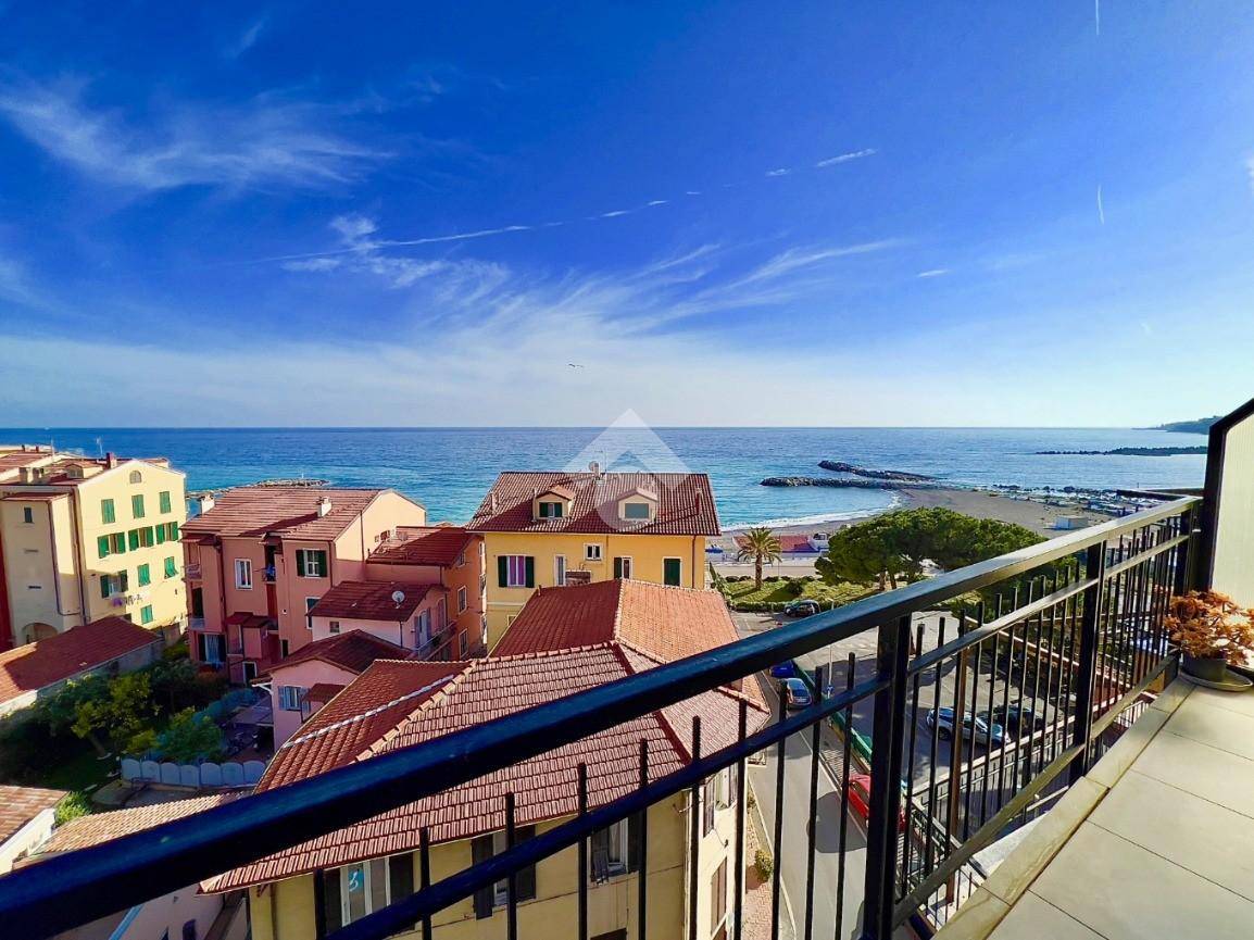 Trilocale via cesare battisti 1, Ospedaletti