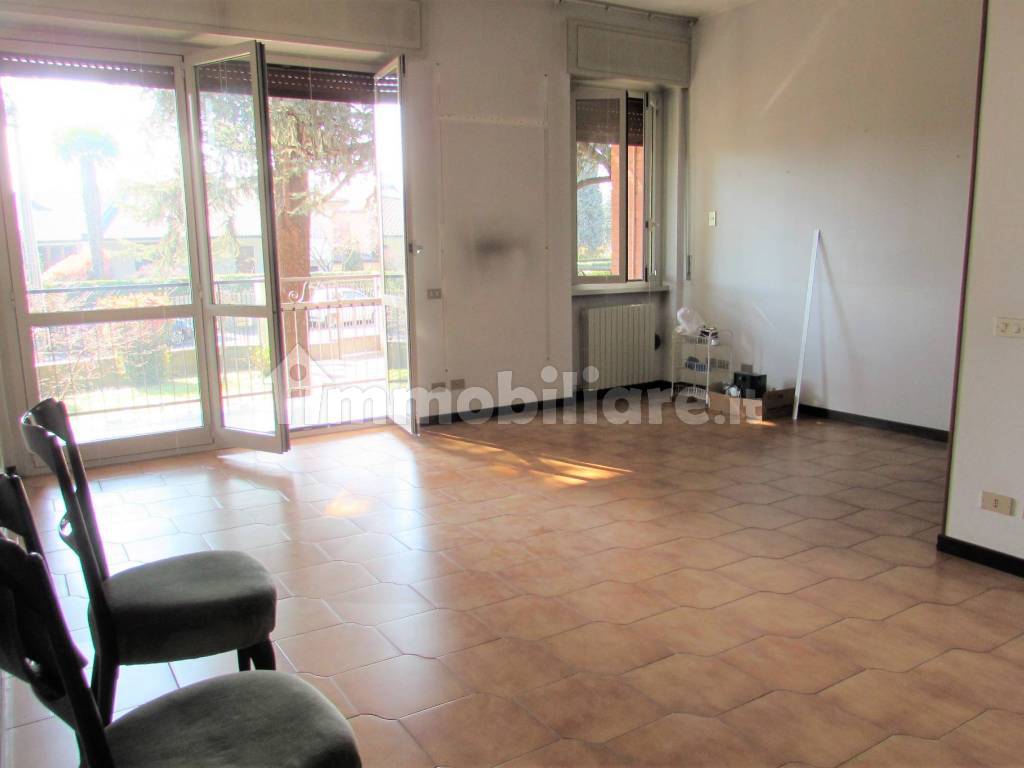 Sale Apartment Paderno Dugnano. 3-room flat in via Piaggio 22. To be ...