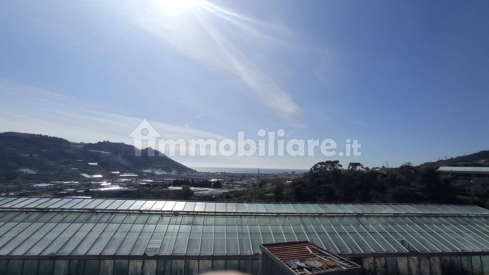 Villa unifamiliare, nuova, 260 m², Centro, Taggia