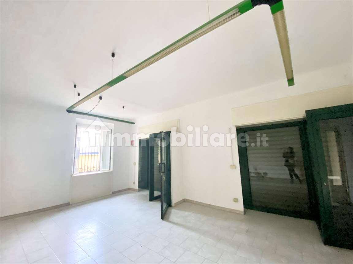 Locale commerciale in Vendita