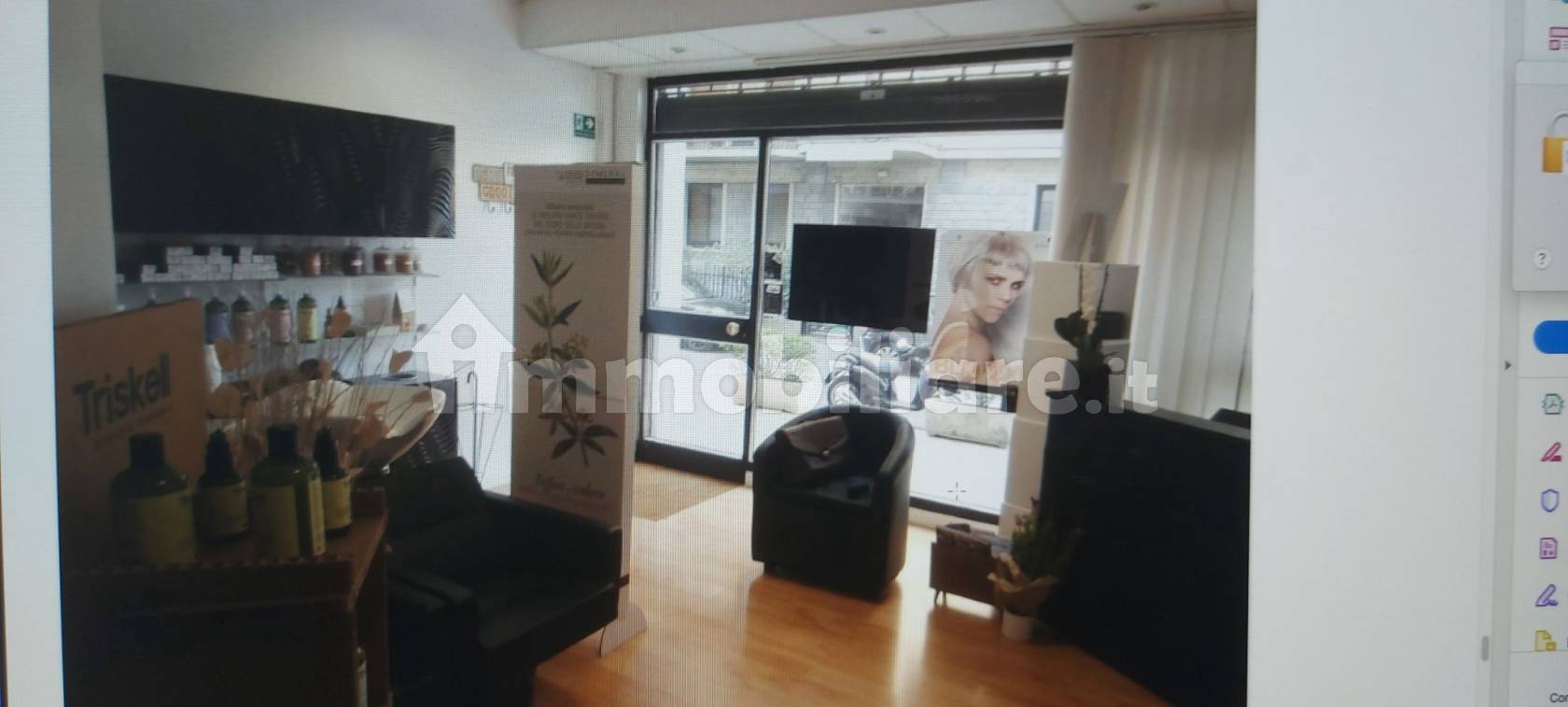 Locale commerciale in Vendita