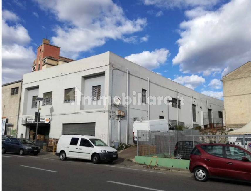 Locale commerciale viale Elmas 18, Cagliari, Rif. 94867942 - Immobiliare.it