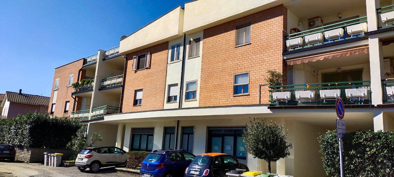 Locale commerciale in Vendita