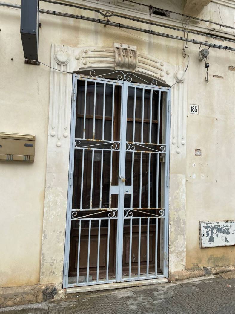 Locale commerciale in Vendita