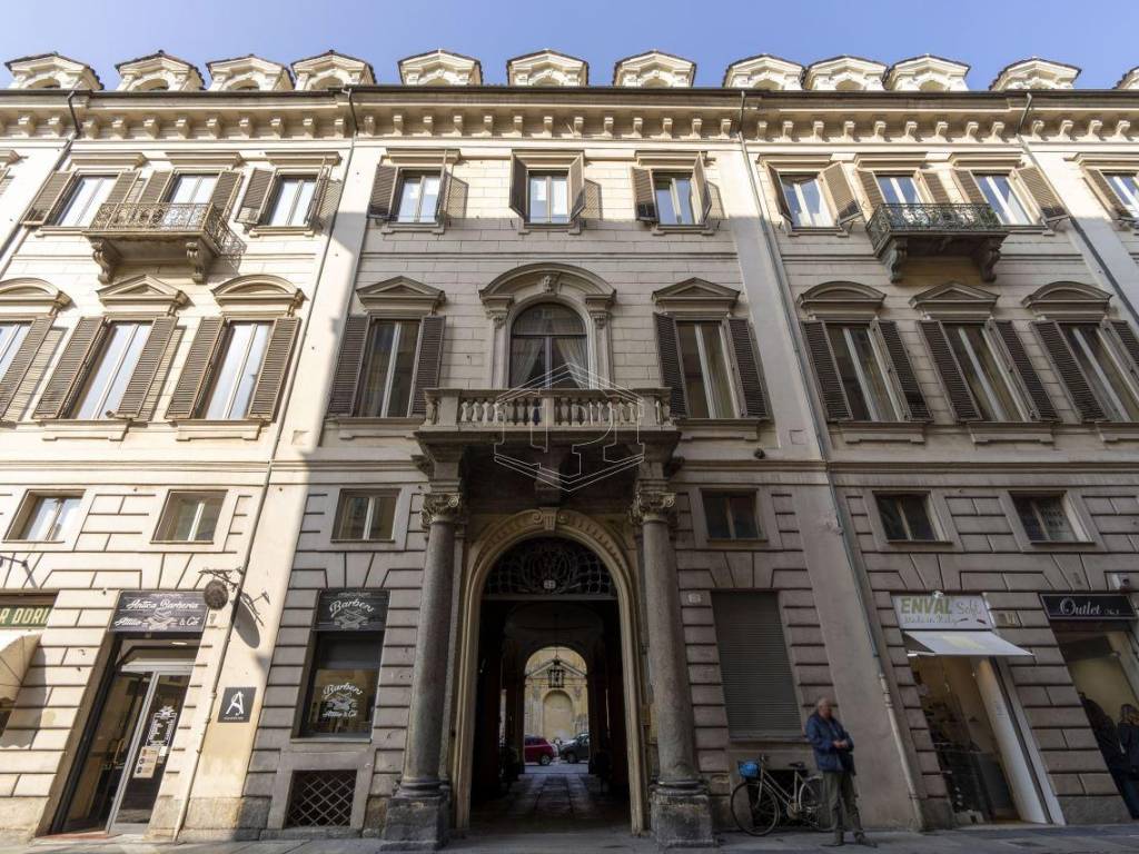 Vendita Appartamento in via Carlo Alberto 32. Torino. Ottimo stato ...