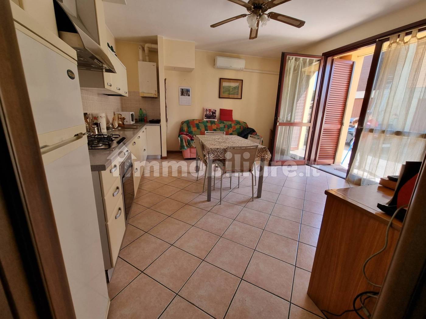 Bilocale via Papa Giovanni XXIII 87, Centro, Barzanò