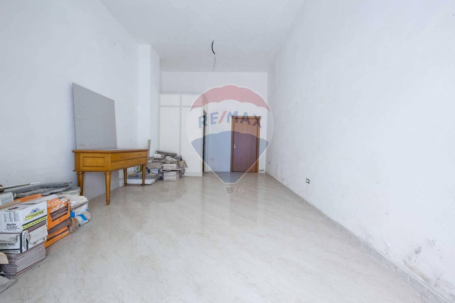 Locale commerciale in Vendita