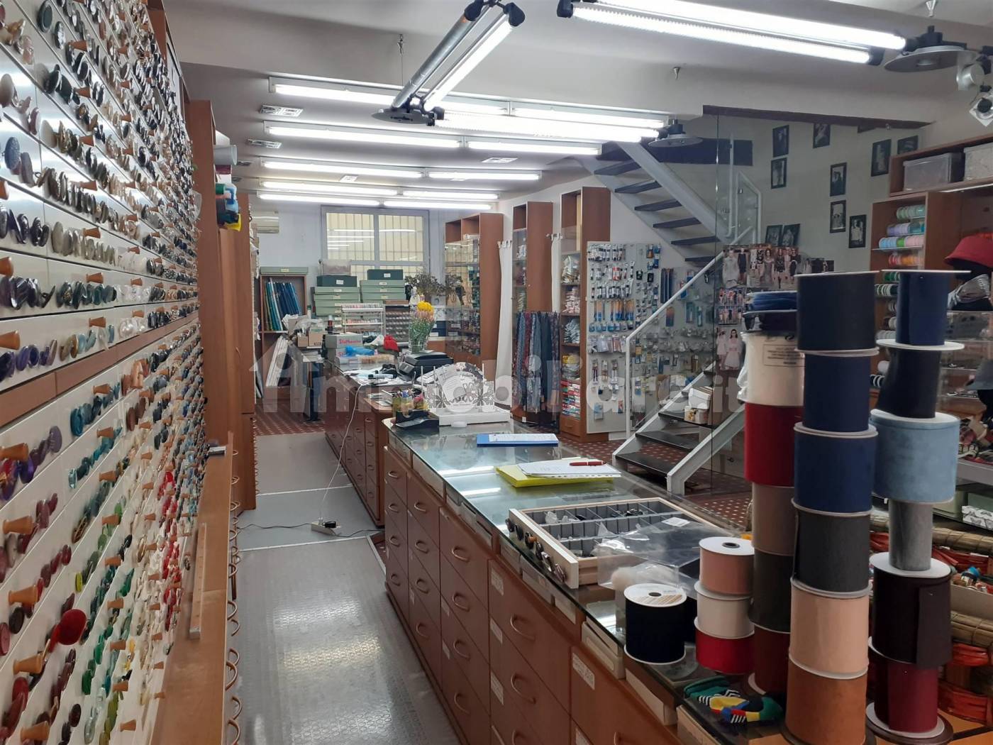 Locale commerciale in Vendita