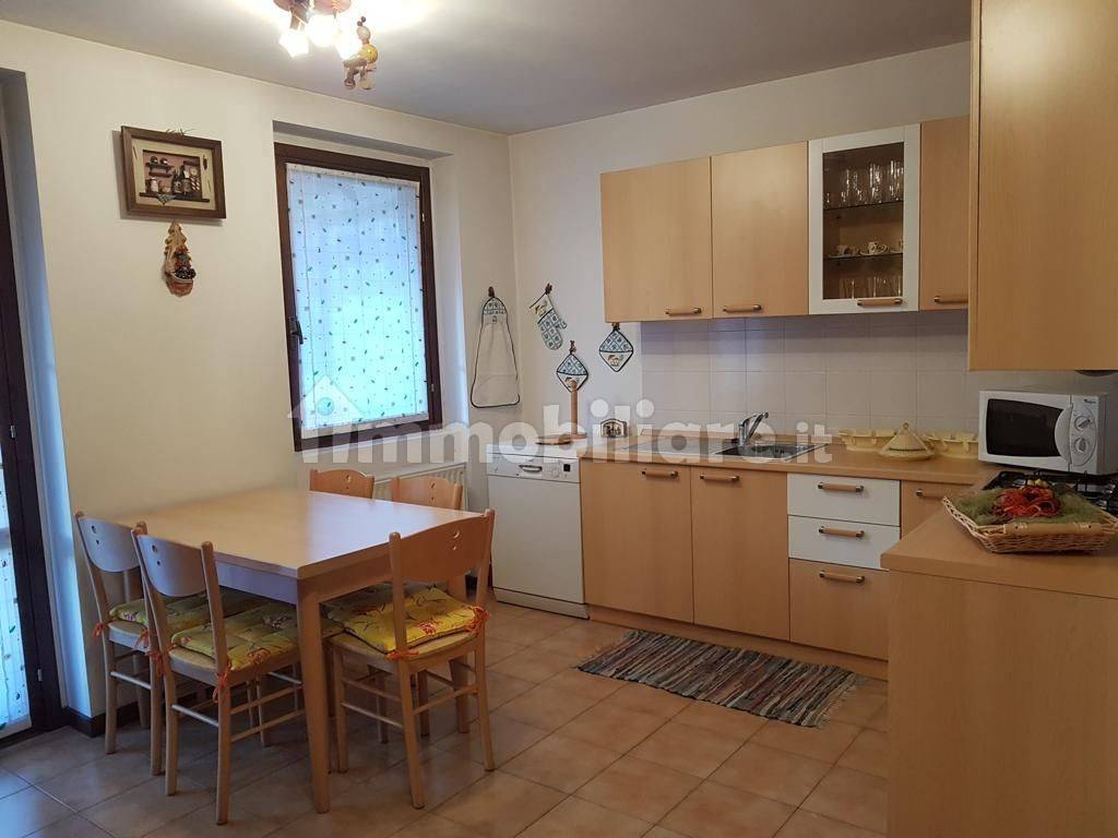 Appartamento via Valeriana, Aprica