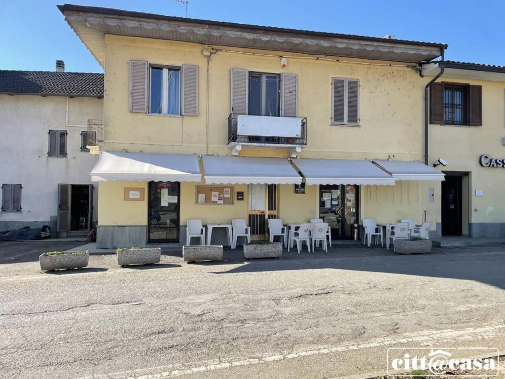 Bar piazza Risorgimento ,2, Lauriano, Rif. 95003006 - Immobiliare.it