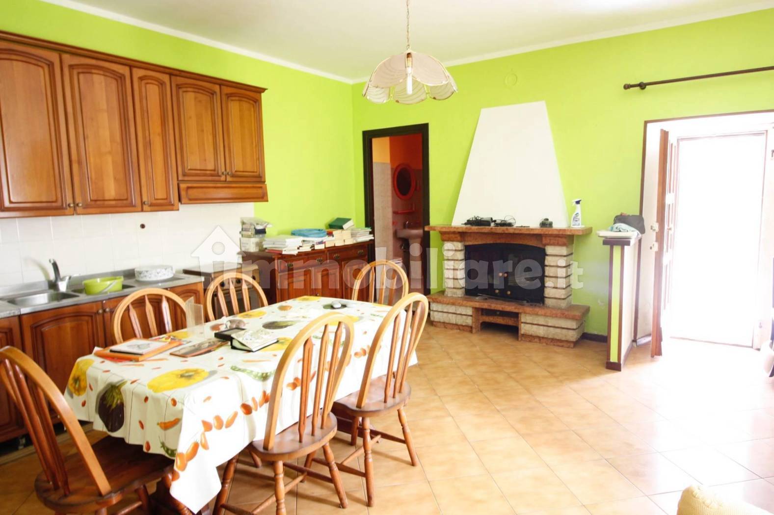 Bilocale Strada Cura, Centro, Vetralla