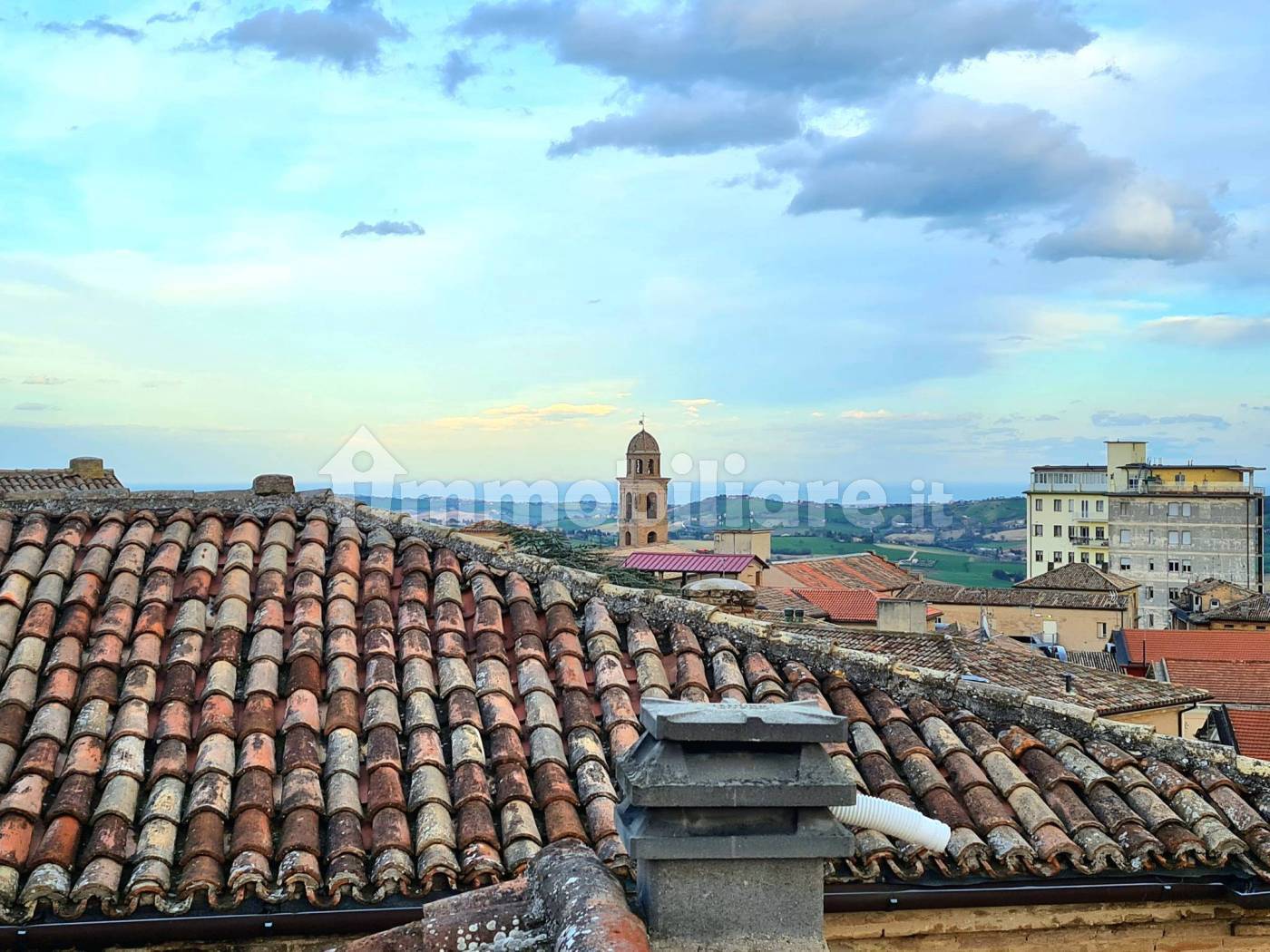 Appartamento vicolo Lipaccio e Andrea Guzzolino, Centro, Osimo