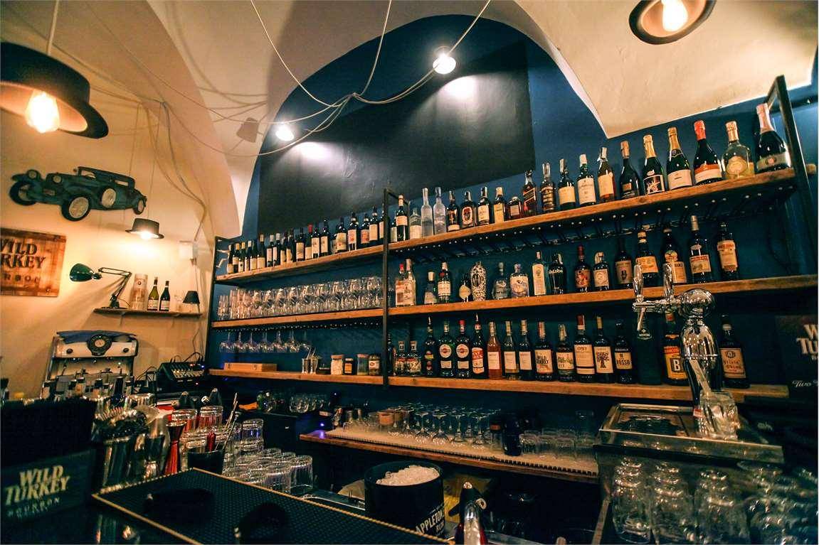 Locale commerciale in Vendita