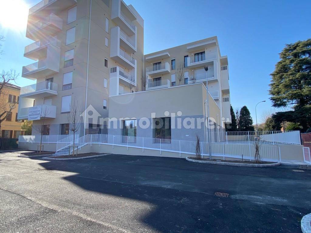 Locale commerciale in Vendita