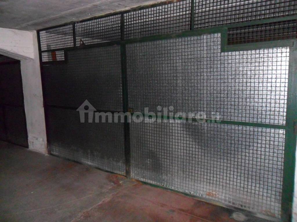 Garage - Box via Adolfo Omodeo, Pisa, Rif. 95033050 - Immobiliare.it