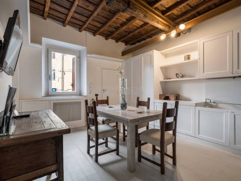 Vendita Appartamento Roma. Bilocale in via della Scala. Ottimo stato ...