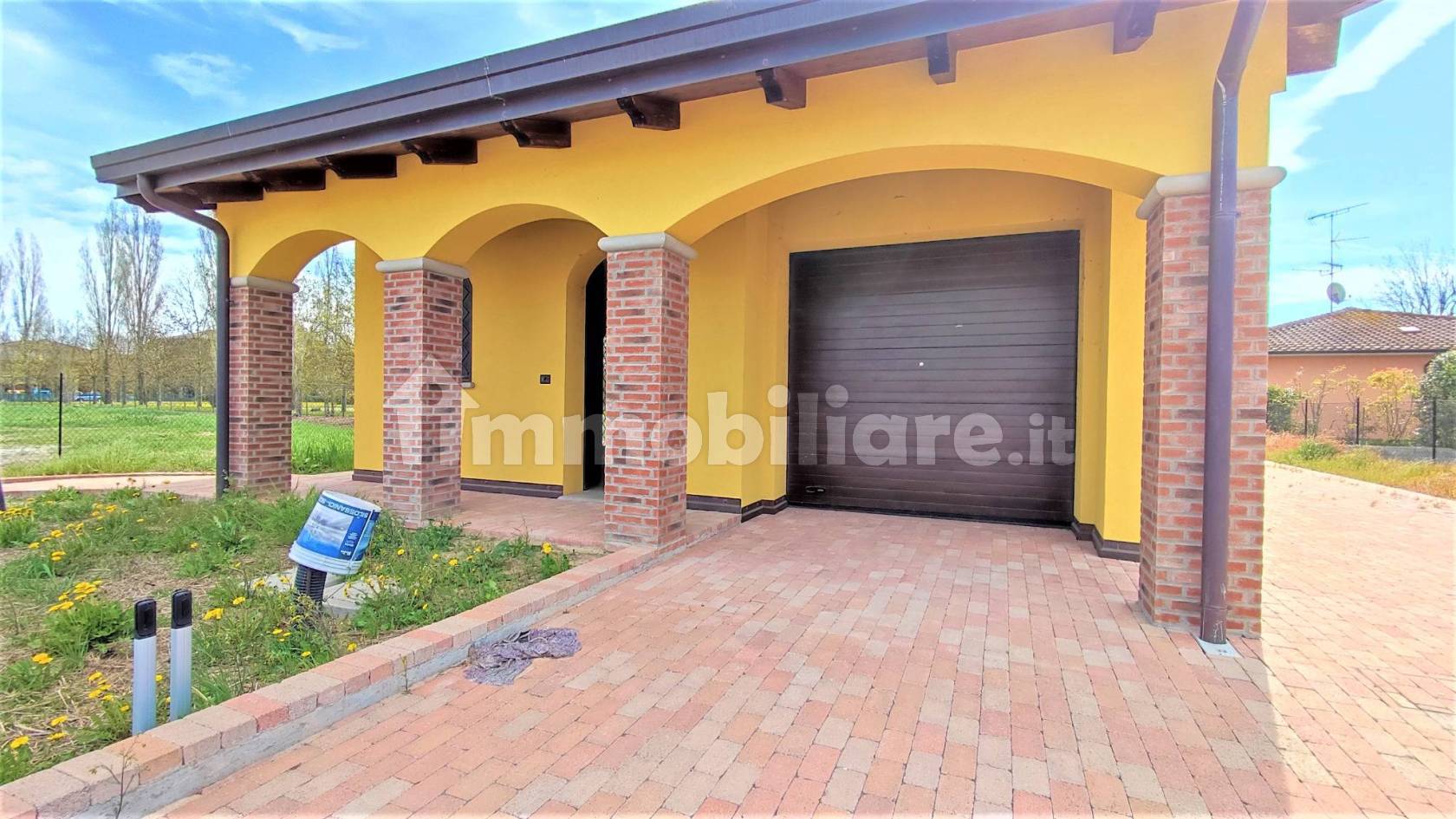 Villa unifamiliare via Tiziano Vecellio 8, Centro, Molinella