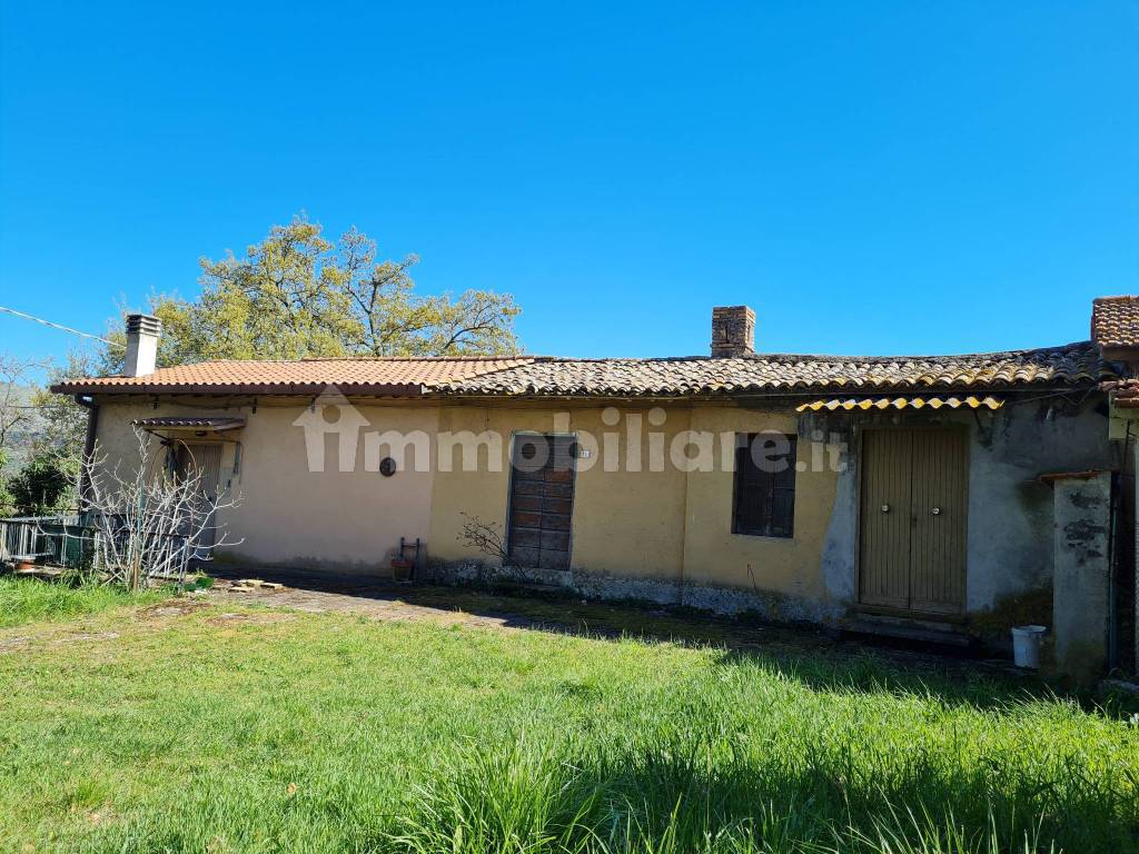 Vendita Casa colonica in via Fontevecchia Montopoli di Sabina. Da ...
