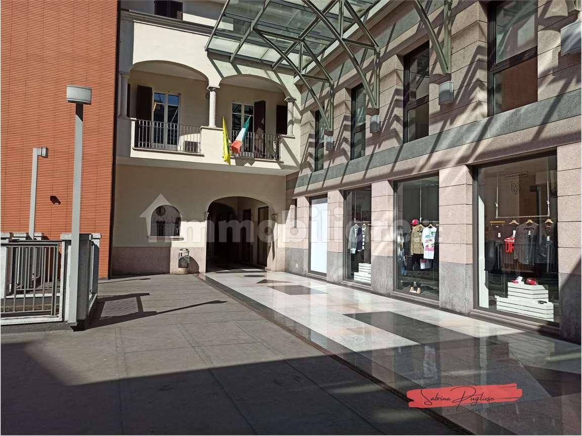 Locale commerciale in Vendita