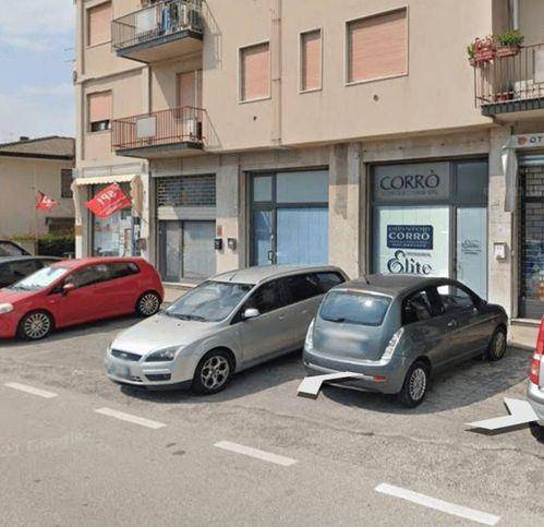 Locale commerciale in Vendita