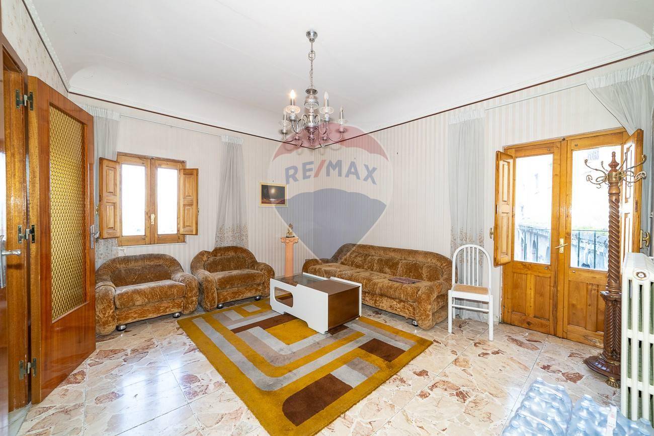 Appartamento via Piccino 17, Bronte