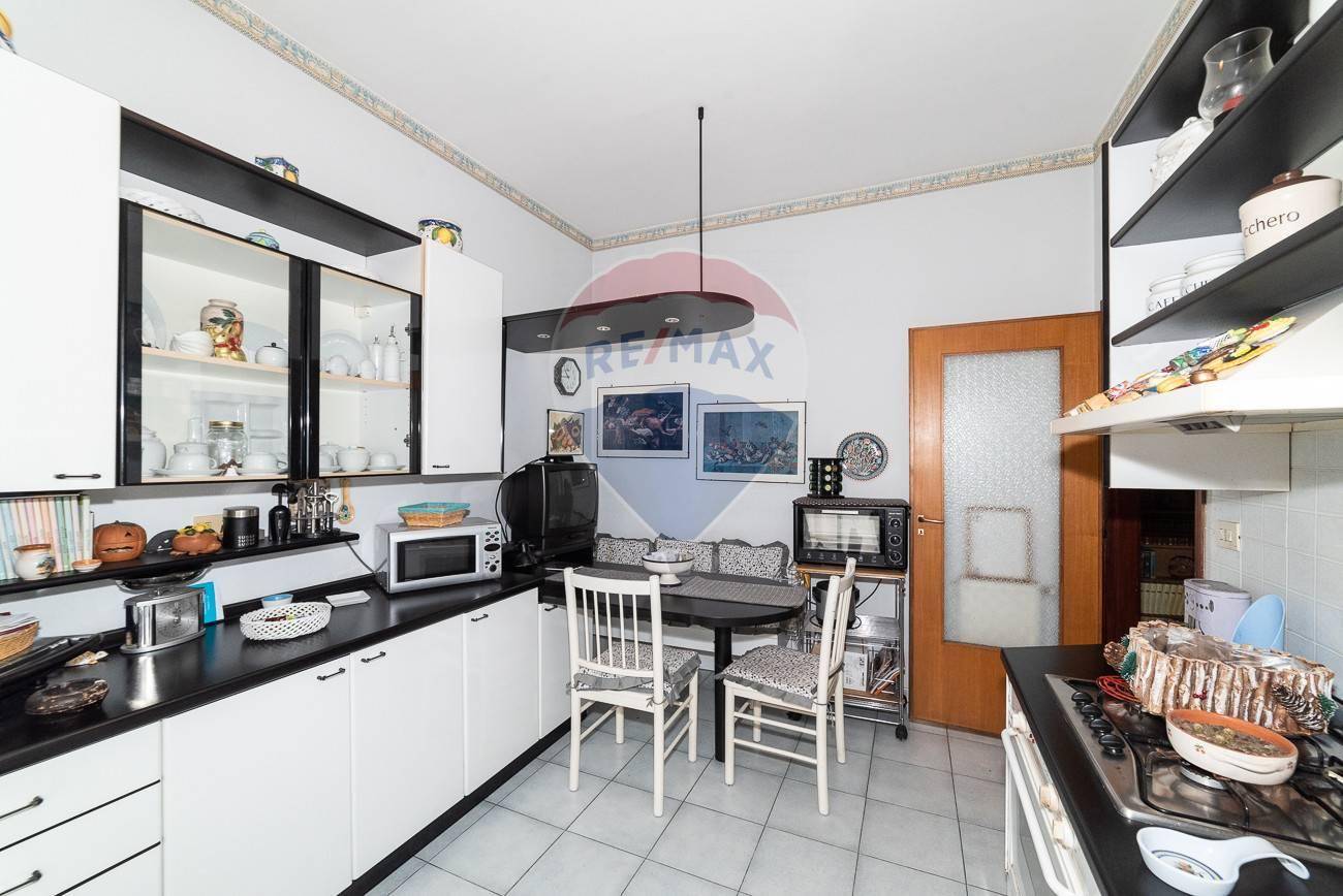 Appartamento via Gramsci 57, Centro, Gravina di Catania