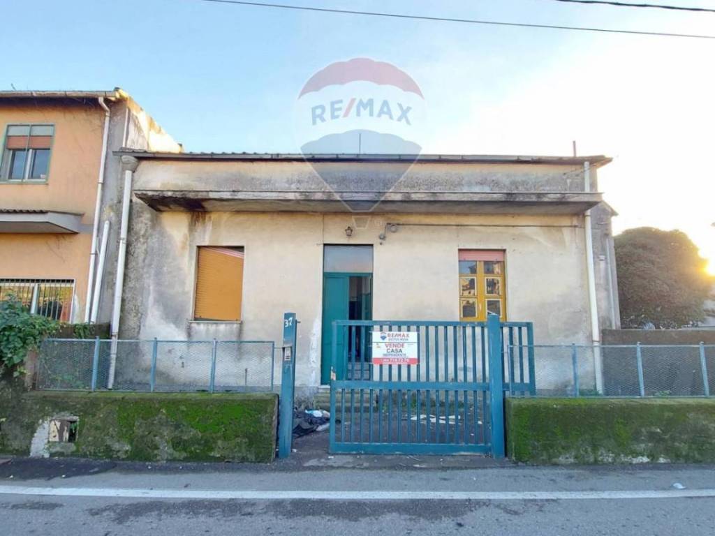 Vendita Terratetto unifamiliare in via San Pietro Clarenza 37 Catania ...