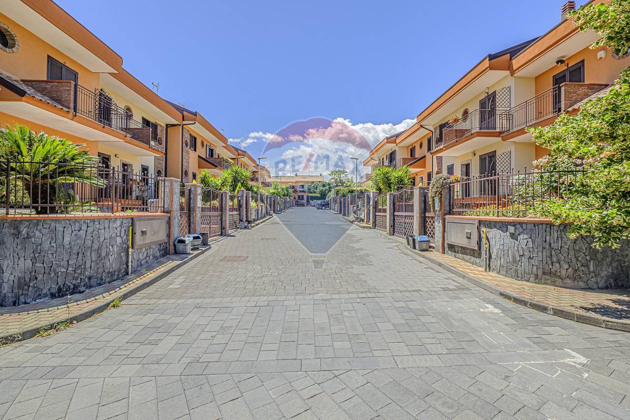 Villa a schiera 4 locali, nuova, Linguaglossa