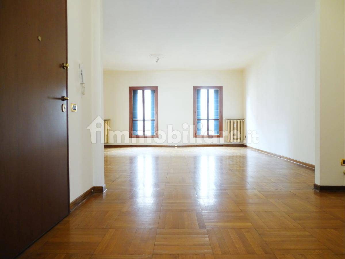 Quadrilocale via 8 febbraio 2, Piazze - Duomo, Padova