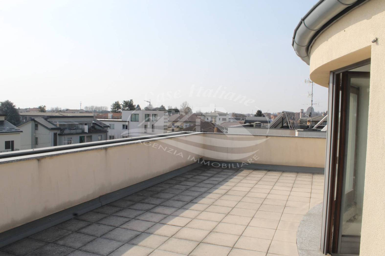 Attico via Torre, Centro, Cantù