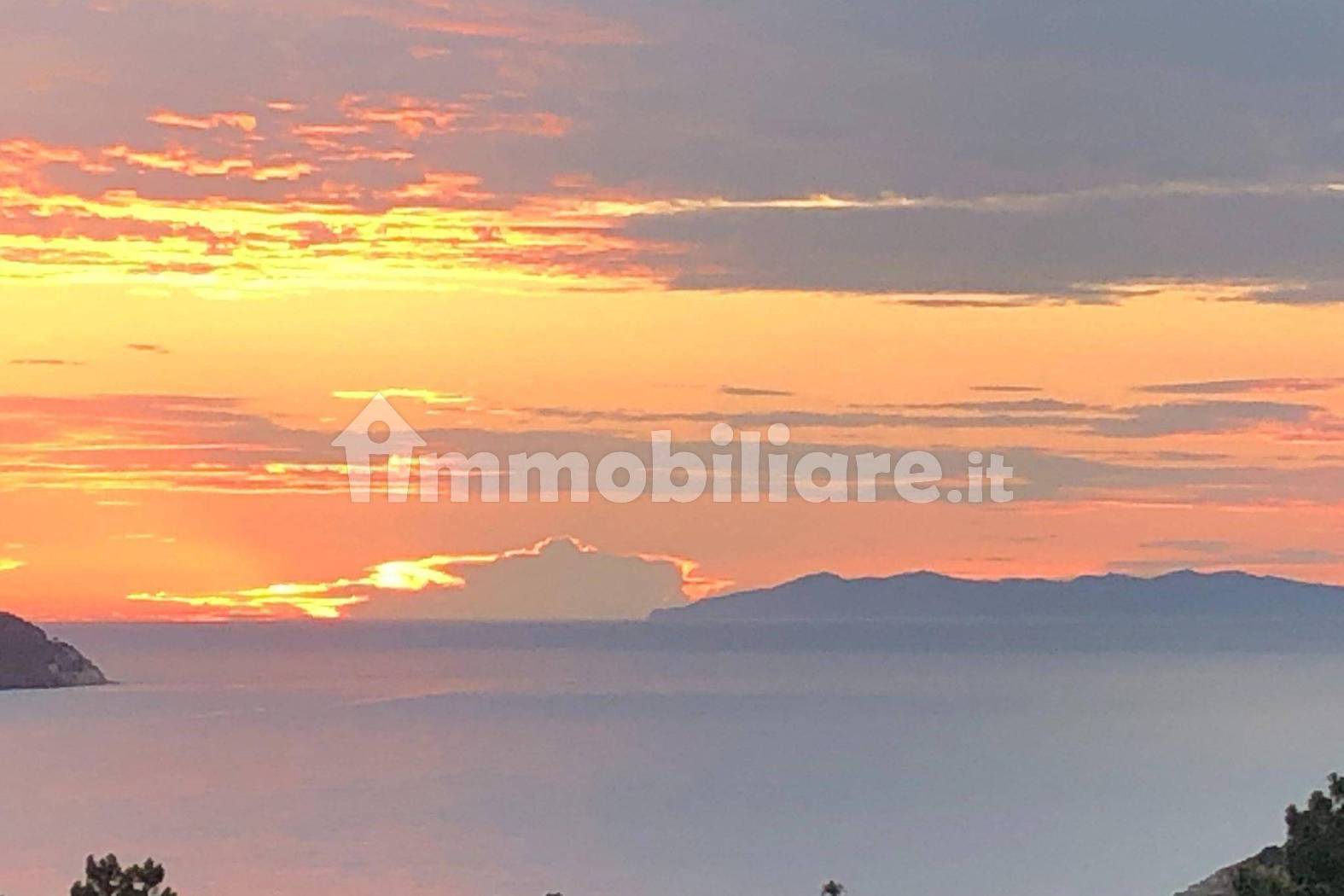 Bilocale ottimo stato, secondo piano, Procchio, Marciana