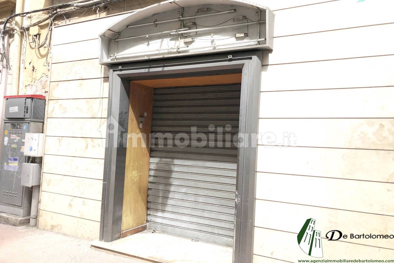 Locale commerciale in Vendita