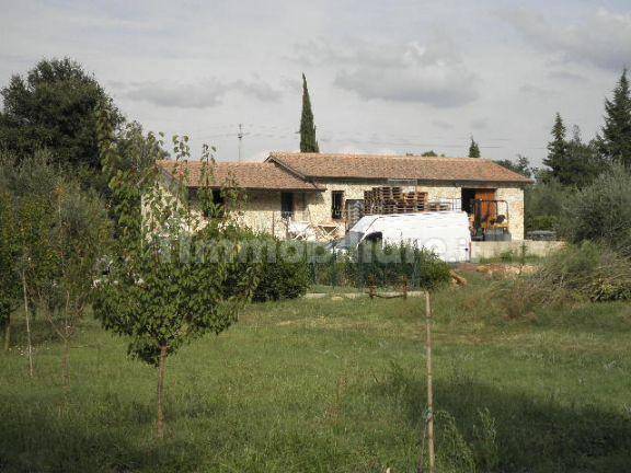 Locale commerciale in Vendita