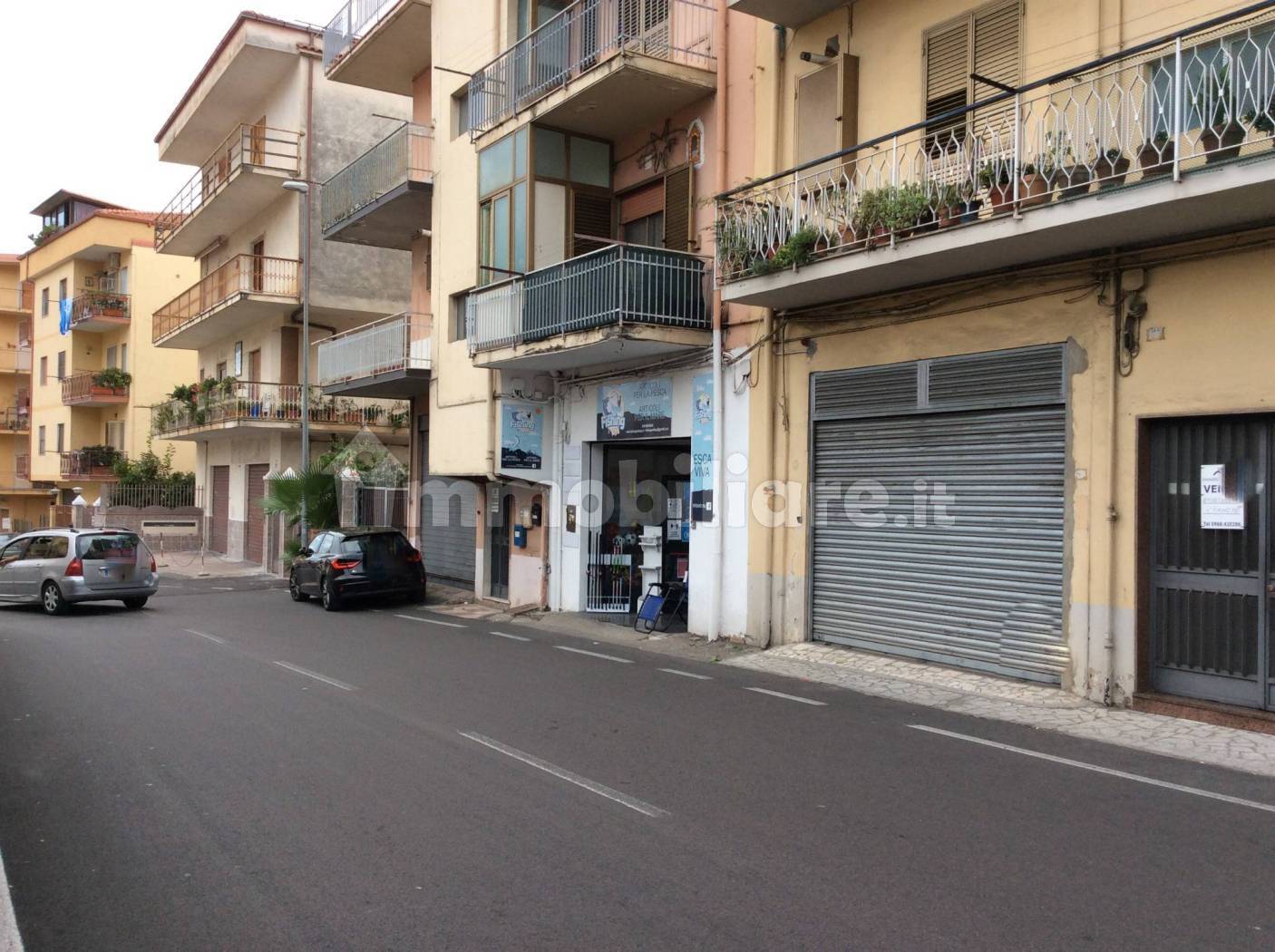 Locale commerciale in Vendita