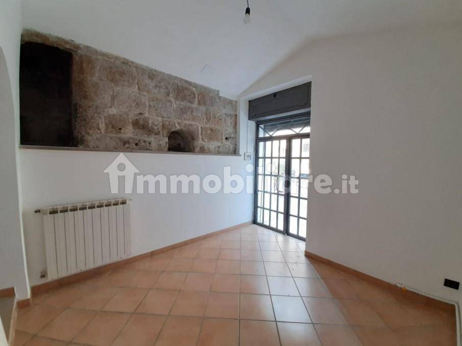 Locale commerciale in Vendita