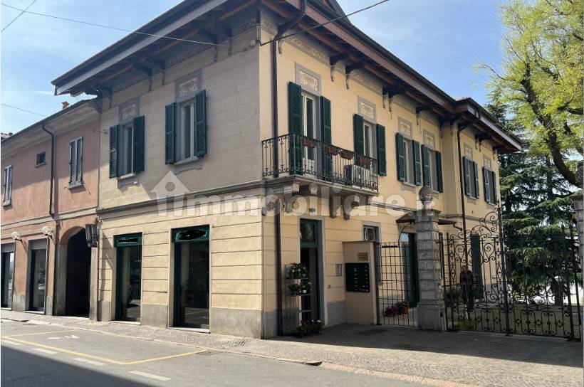 Locale commerciale in Vendita