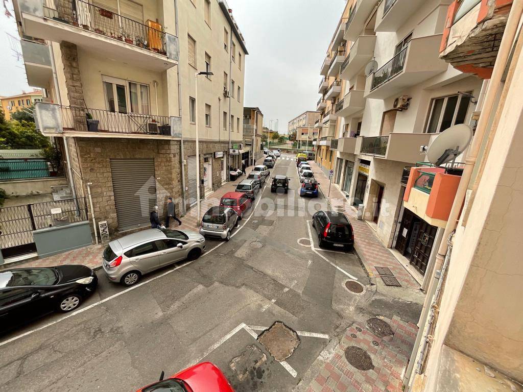 Appartamento buono stato, primo piano, Piazza della Repubblica, Cagliari