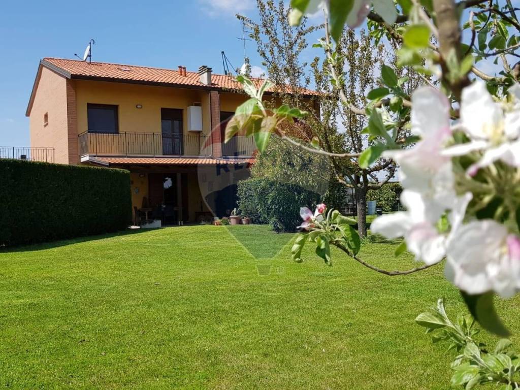 Sale Two-family villa in via Quartesana 26 Voghiera. Excellent ...