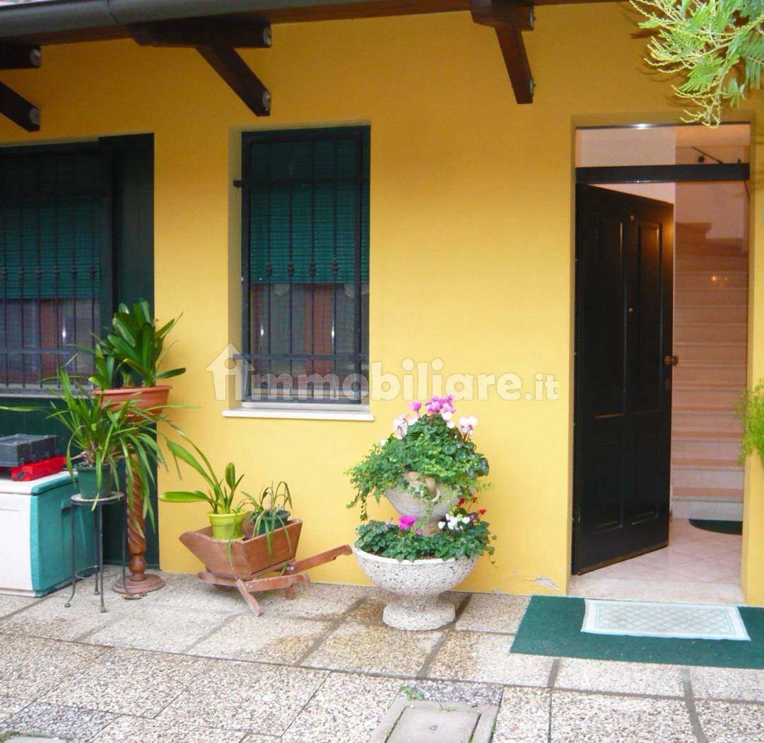 Bilocale buono stato, piano terra, Comacchio, Ferrara