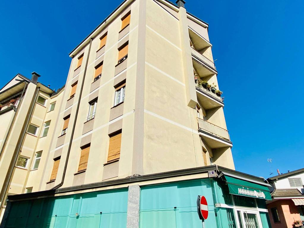 Vendita Appartamento Cantù. Trilocale in via Grassi 10. Da ...