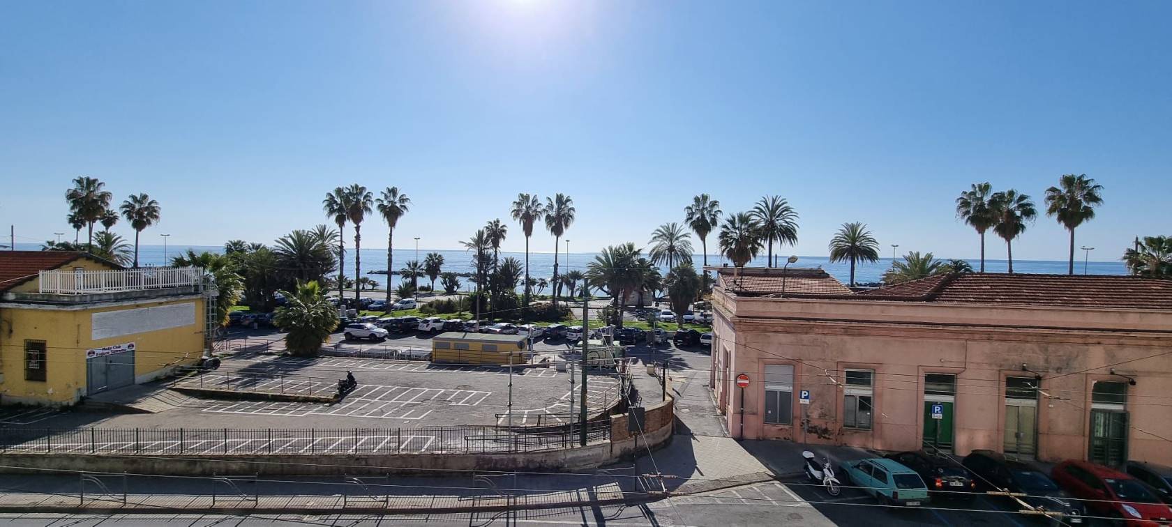 Bilocale piazza Cesare Battisti 23, Porto Vecchio, Sanremo