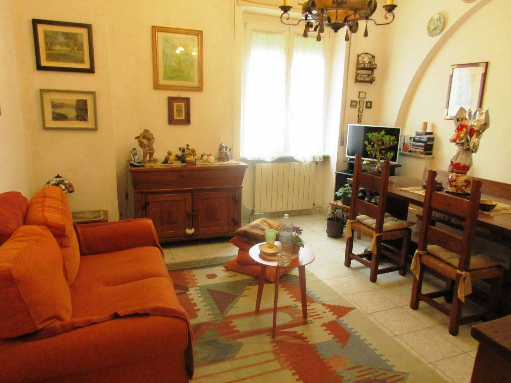 Appartamento viale Roma 30, Centro, Massa