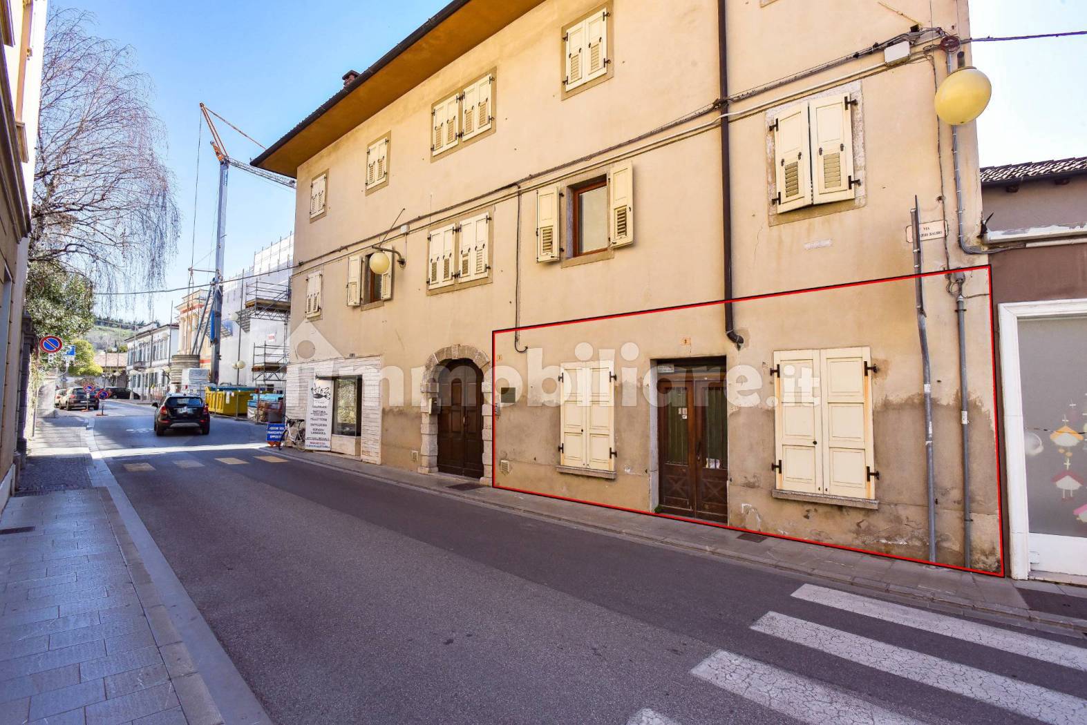 Locale commerciale in Vendita