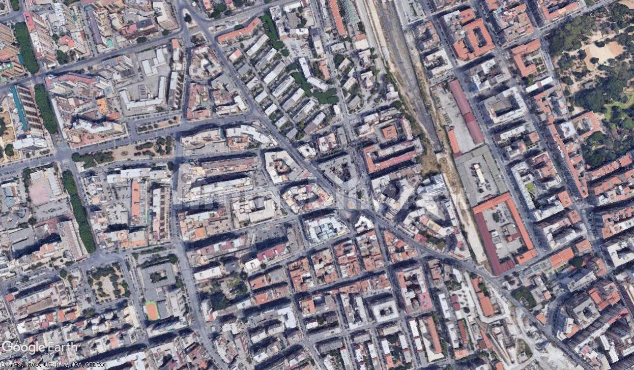 Locale commerciale in Vendita