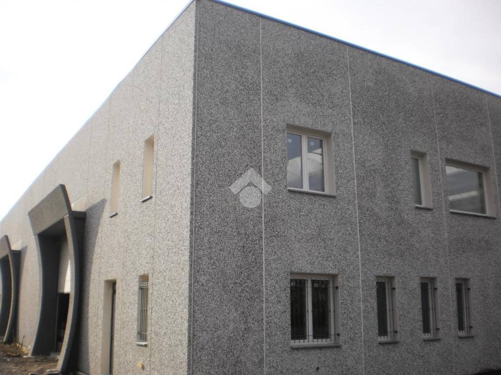 Capannone via Fornace 2, Ceriano Laghetto, Rif. 84389646 - Immobiliare.it